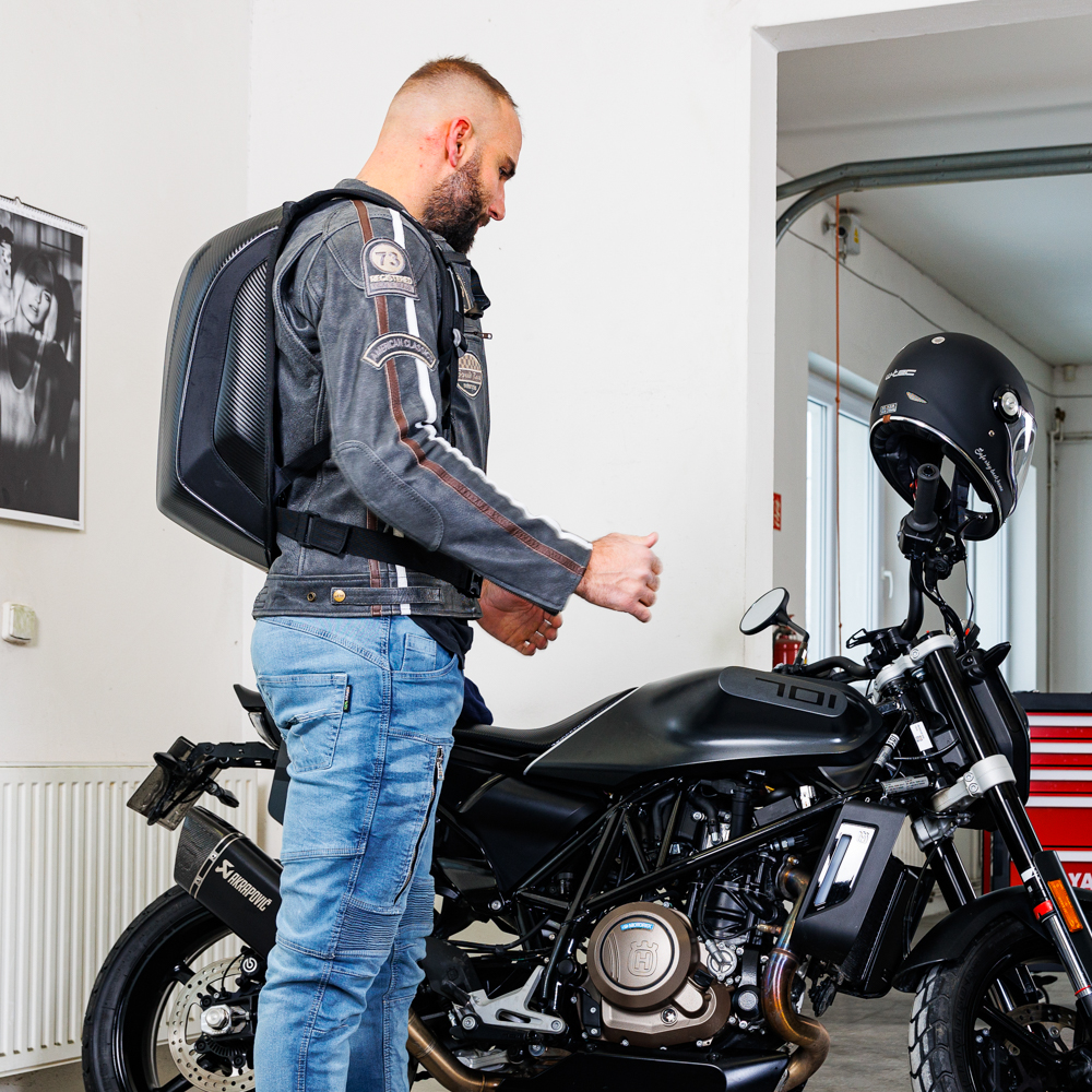 Hard Shell Motorcycle Backpack W-TEC Shellter - inSPORTline
